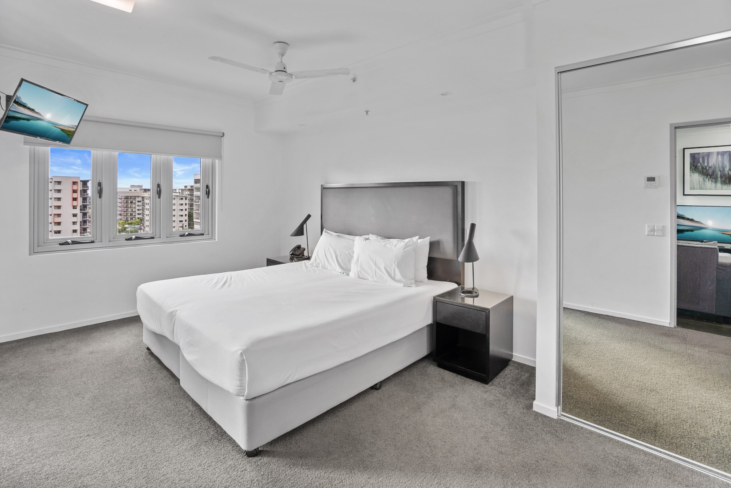 H on Mitchell Apartment Hotel